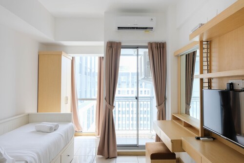 Cozy Studio Apartment At M-town Residence Near Summarecon Mall - Banten
