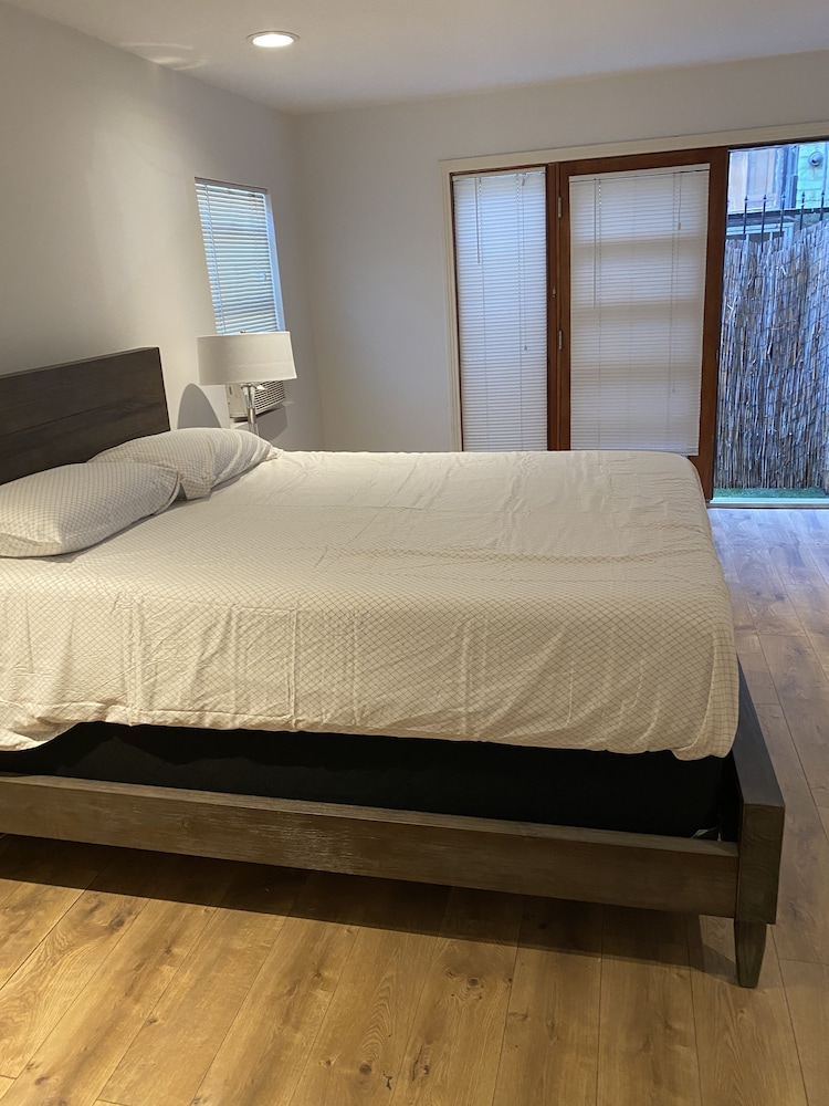 Cozy And Stylish Studio Apartment – Your Perfect Home Away From Home - El Segundo, CA