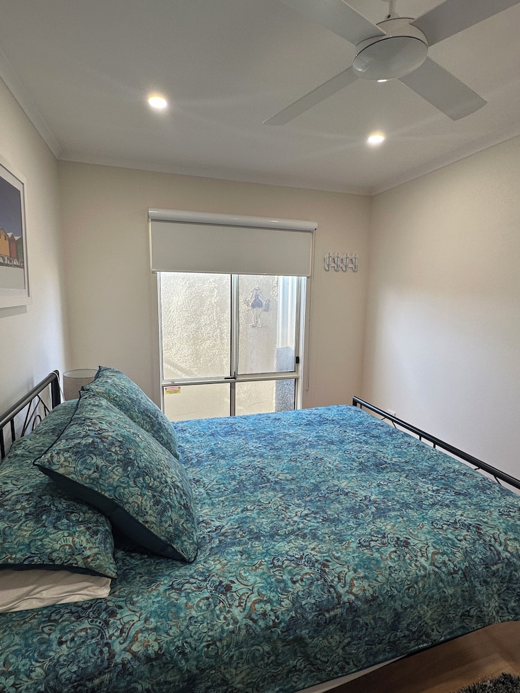 Beached - Step Off The Deck And Onto The Sand - 3br Beachfront Beauty - Wallaroo