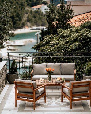 Apartamento de Luxo, vista parcial para o mar | Terraço/pátio interior
