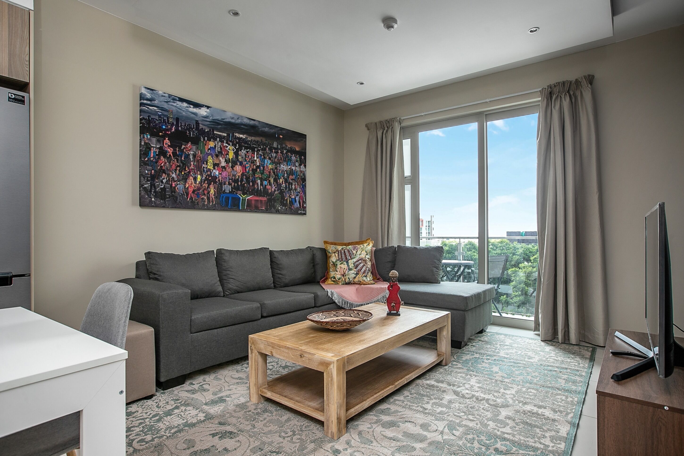 Comfortable And Stylish In Rosebank - Johannesburg