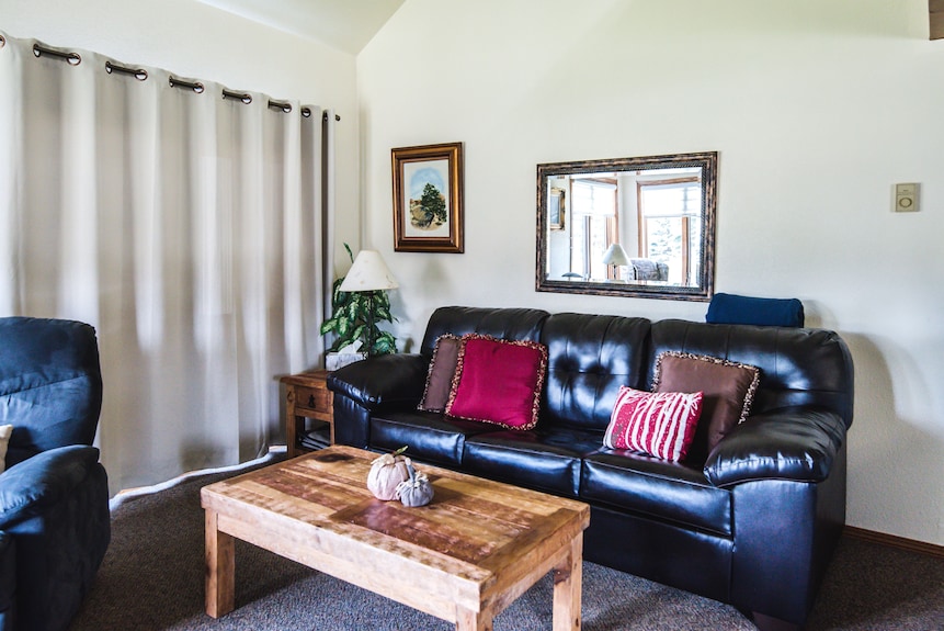 Unit #7 Cozy 2 Bed/2 Bath Condo On Golf Course With Hot Tub/ Sauna/ Pool - Montana