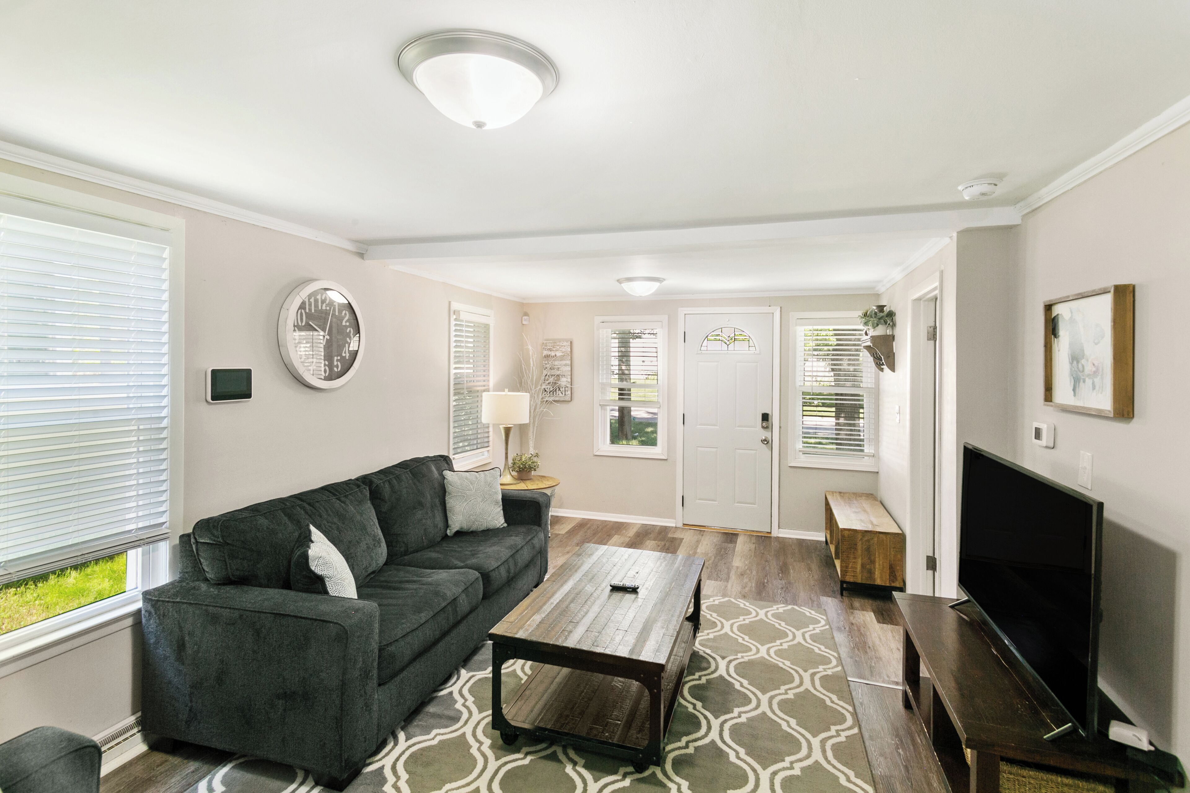 Clean Freshly Remodeled 4 Bedroom House - Lake Forest, IL