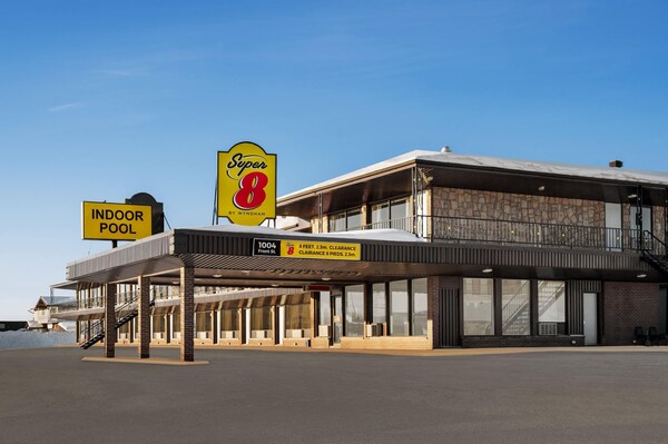 Super 8 By Wyndham Hearst On - Ontario