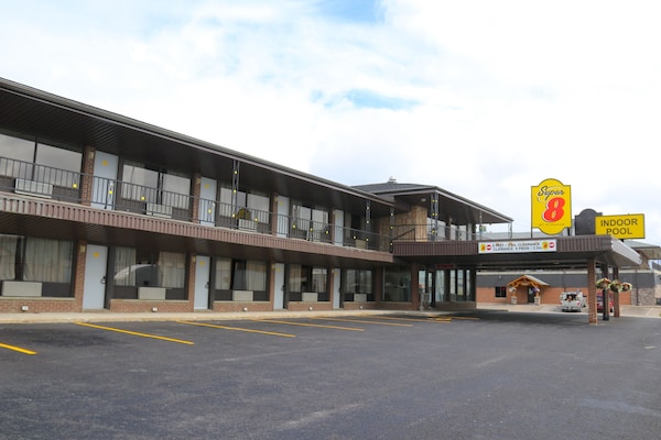 Super 8 By Wyndham Hearst On - Ontario