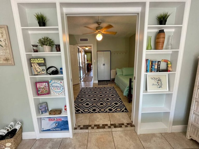 Sea Glass Cottage 2 Blocks To Sand & Surf ️ - Cocoa Beach, FL