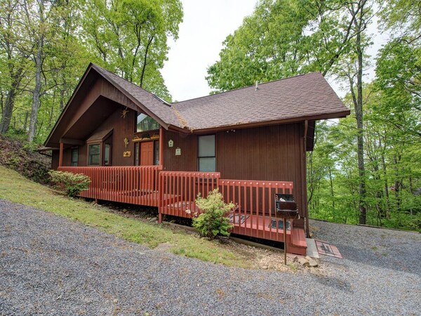 Above And Beyond By Jackson Mountain Rentals - Gatlinburg, TN