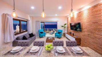 Condo 2BR | Sala de estar | Smart TV, Netflix, serviços de streaming
