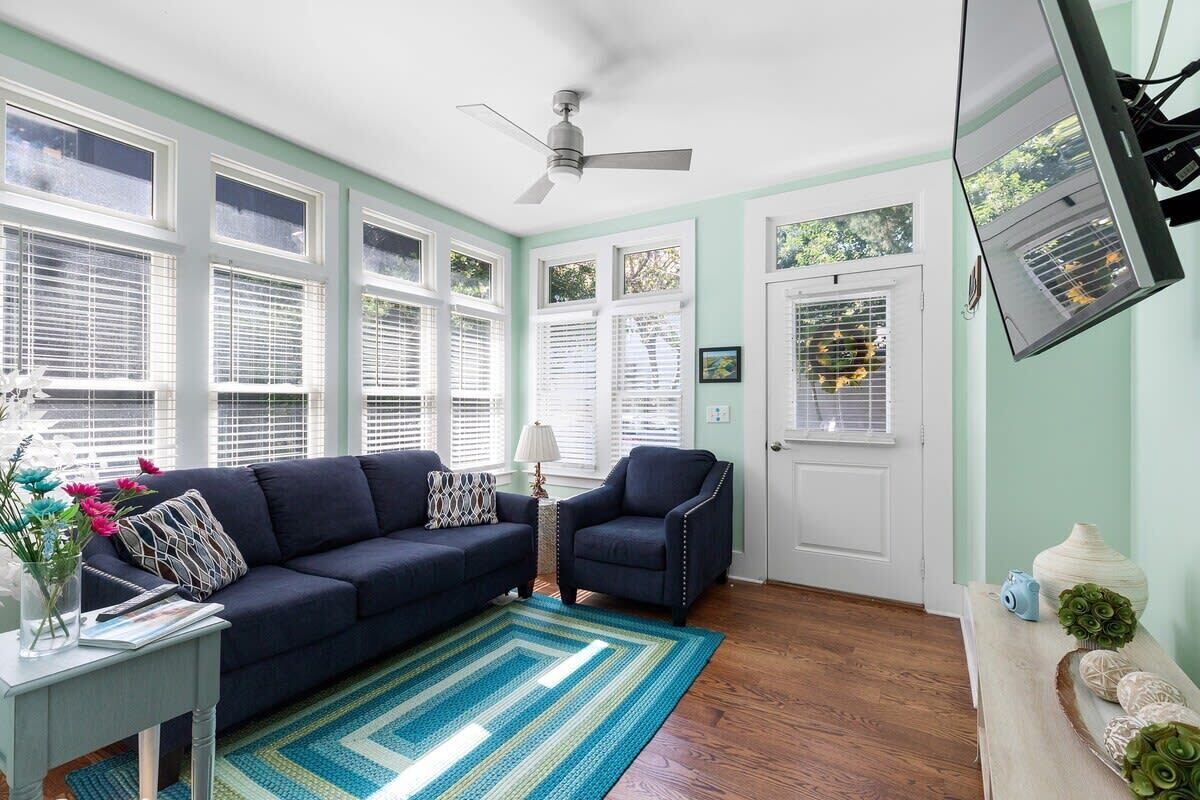 Home Too In Downtown Charleston, By Musc - James Island, SC