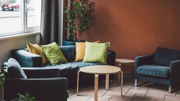 Área de estar no saguão