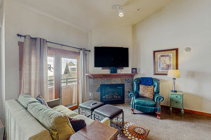 Top-floor Condo With Downtown View, Hot Tubs, Pool & Gym - Walk To Lifts - フリスコ, CO