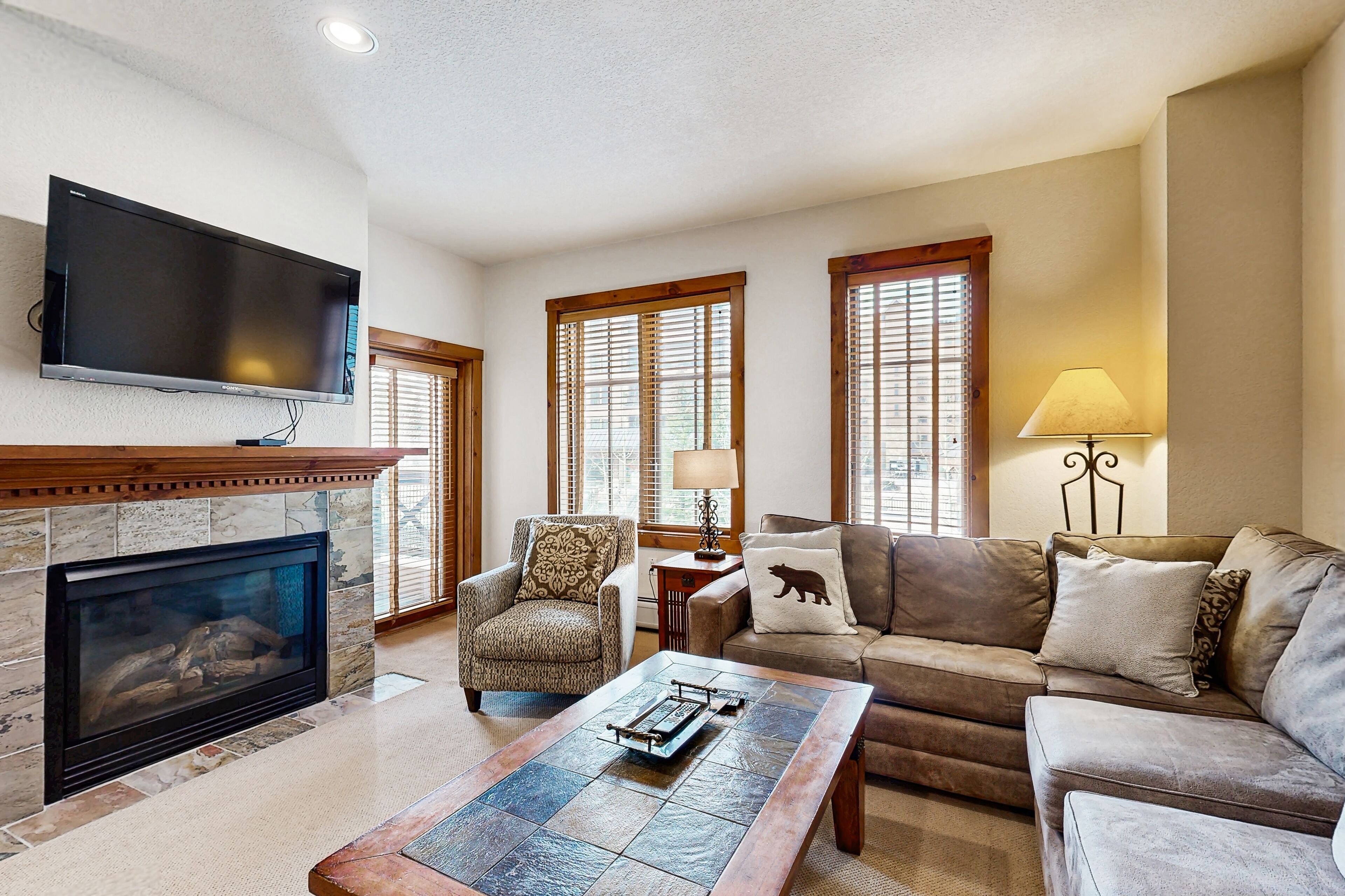 Condo With Outdoor Pool, Hot Tubs, Gym & Fireplace - Walk To Peak 9 Lifts - Breckenridge, CO