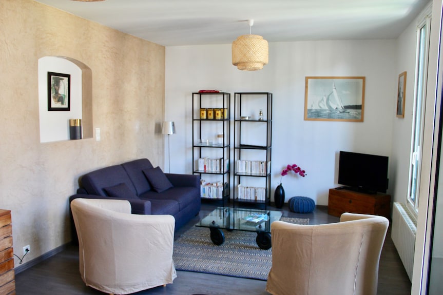 Just A Stone's Throw From The Beach, A Charming Family Apartment. - Niza
