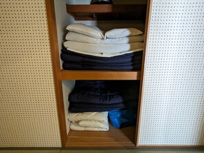 Quarto, 3 quartos (202) | 3 quartos, Wi-fi grátis, roupa de cama fornecida 