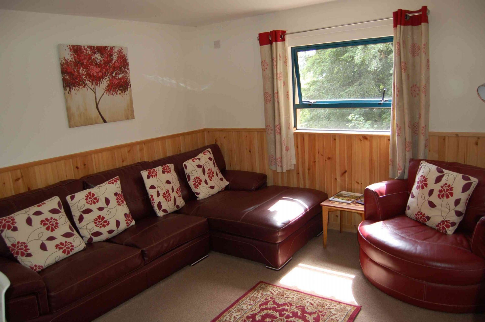 Waterfall Lodge - A Secluded Tranquil Retreat - Loch Tay