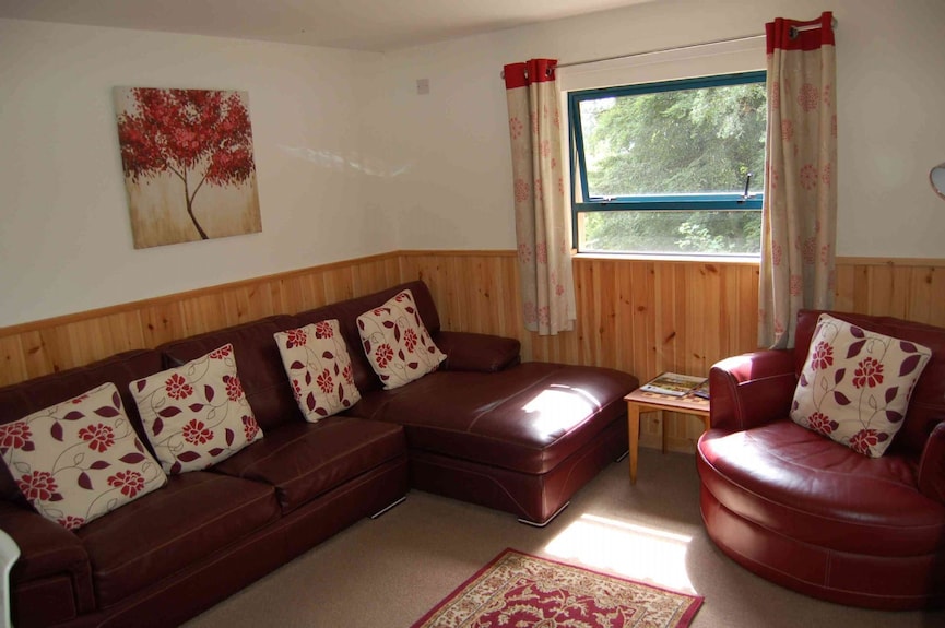 Waterfall Lodge - A Secluded Tranquil Retreat - Loch Tay