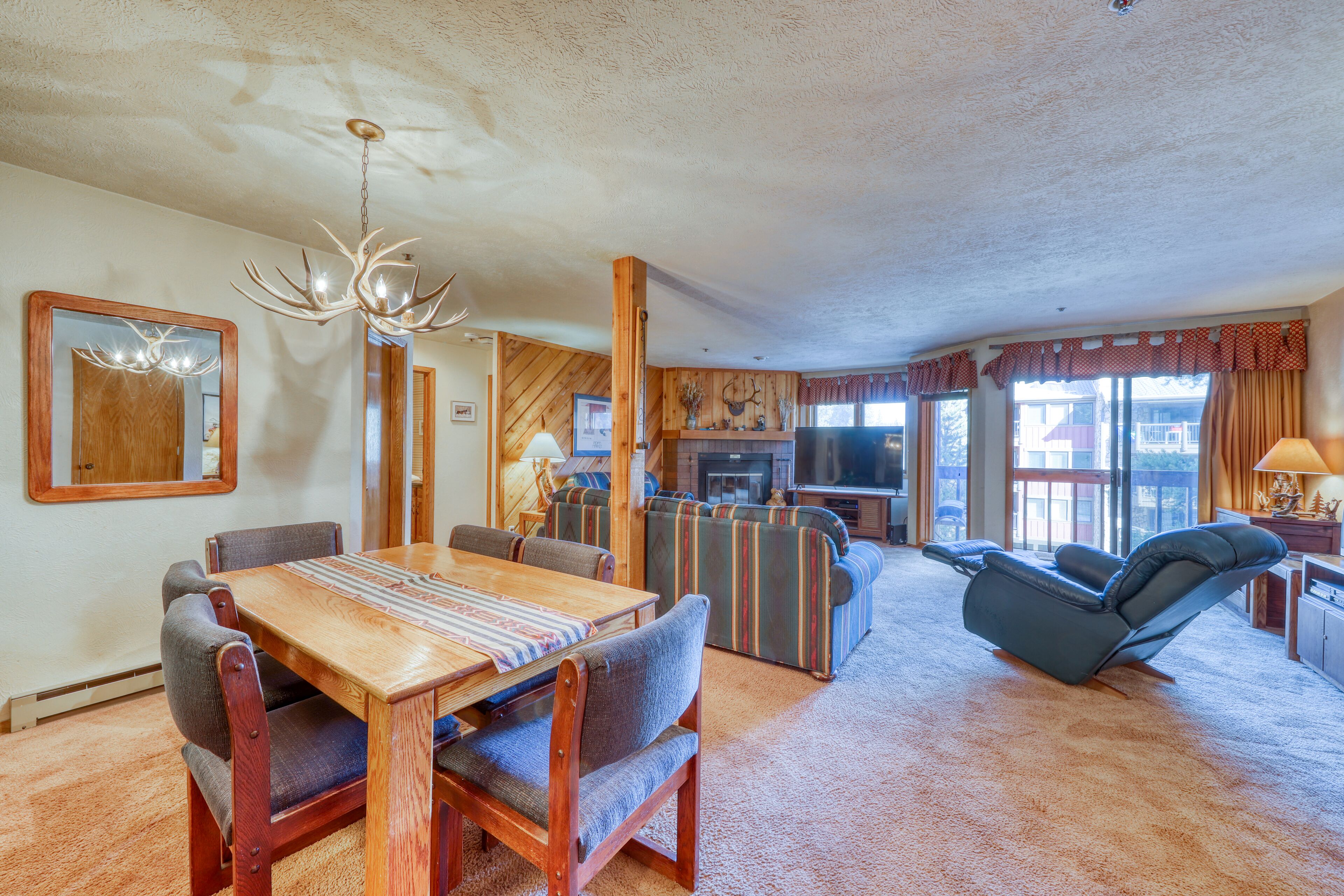 Ideally Located Condo With Pool, Hot Tubs & Sauna - Walk To Lifts & Main Street - Breckenridge