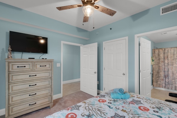 Brand New 2bd\/2ba Highrise Resort W\/ 5 Pools! Fantastic Ocean View! - Panama City Beach, FL