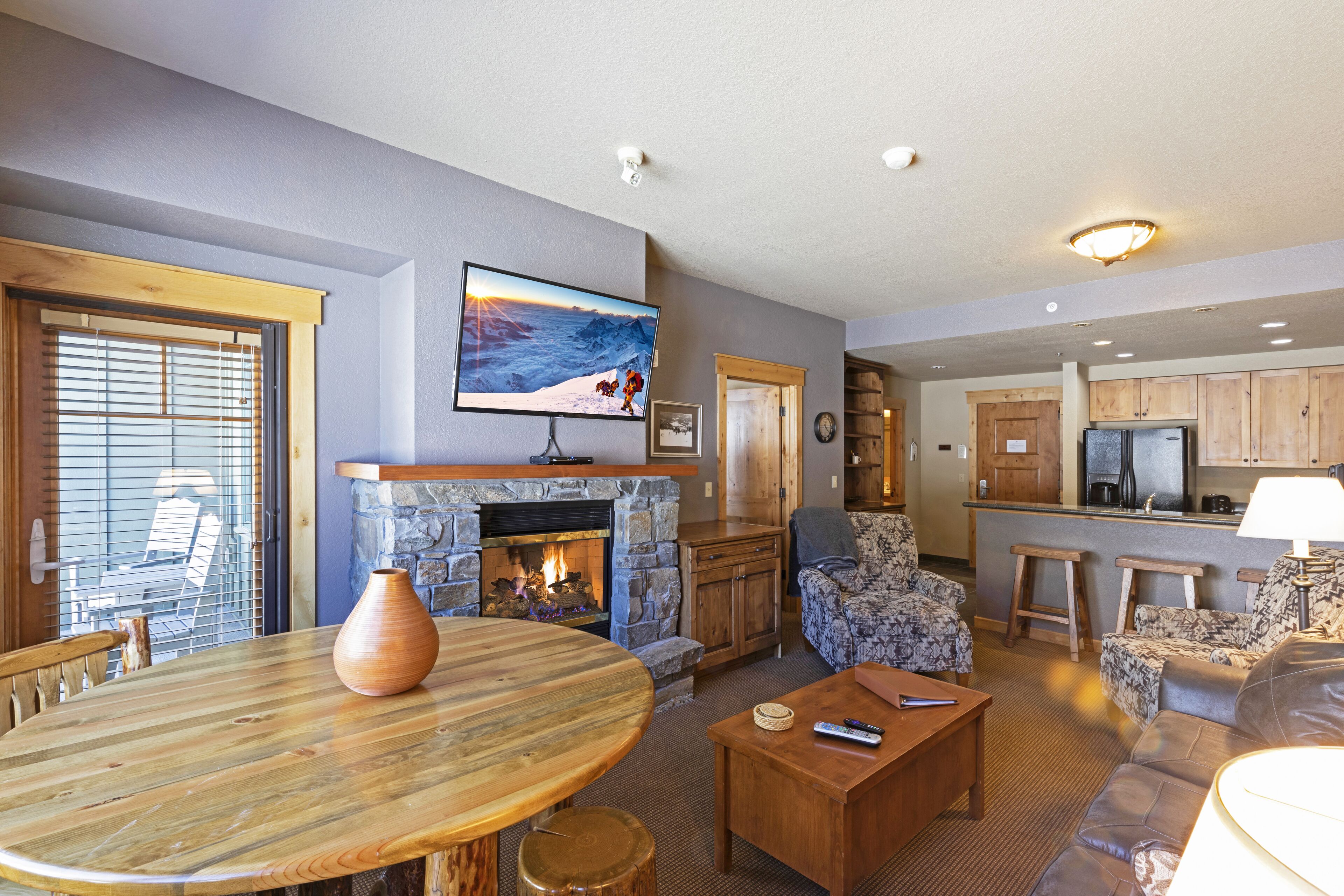 Top Floor Ski Condo With Direct Ski In And Out. Hiking And Biking Too! Hot Tub - Montana