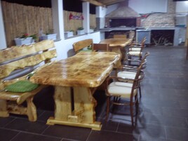 Estúdio, vários quartos, para fumantes, sacada | Opções para refeição