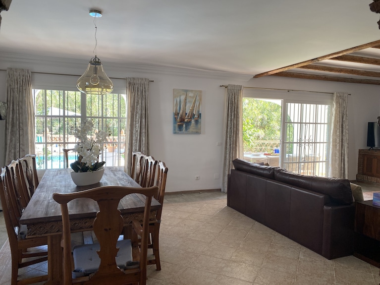 Deluxe Puerto Banus Villa, Great Location, Heated Pool - コスタ・デル・ソル