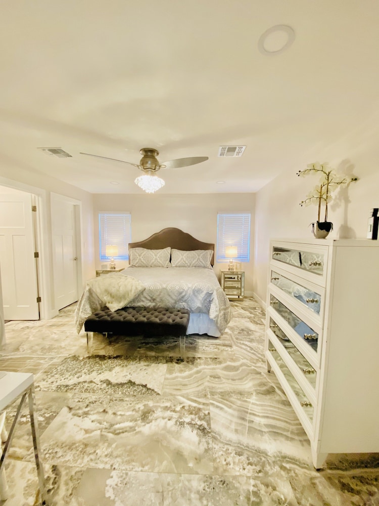 ¡Nuevo! Resort De Estilo De Lujo En La Ciudad Antigua Scottsdale. Ddr Master Bdrms. Piscina Temperada. - Phoenix, AZ
