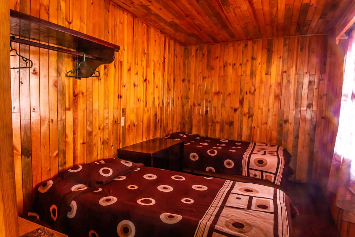 Quarto Twin Tradicional, 2 camas individuais | Wi-fi grátis, roupa de cama fornecida