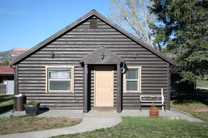 Cabana de Madeira Familiar | Com decoração personalizada, com mobília individualizada 