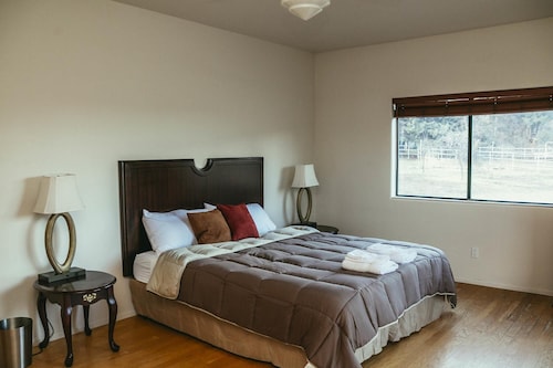 Spacious And Modern Comforts In A Southwest Ranch Setting - Cottonwood, AZ