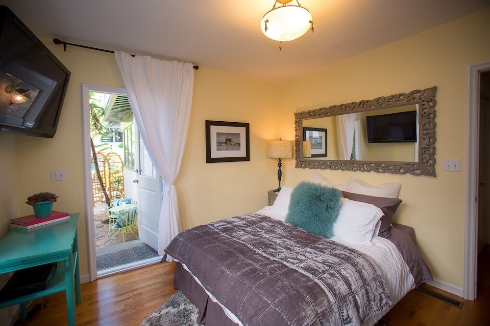 Santa Monica Beach Luxury Suite - Holmby Hills - Los Angeles