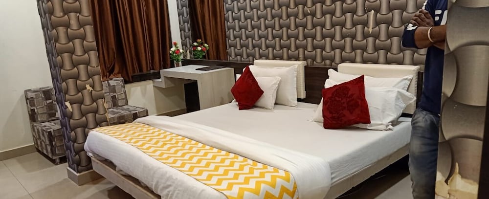 Hotel Maa Ganga Palace - Bhopal