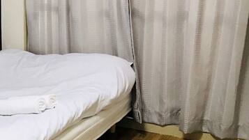 Quarto Duplo Básico, 1 quarto | 1 quarto, ferro/tábua de engomar, roupa de cama fornecida