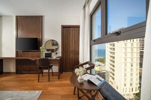 Suíte, 2 quartos, vista para a cidade (Afternoon Tea Included) | Roupas de cama premium, camas com colchões pillow-top, frigobar