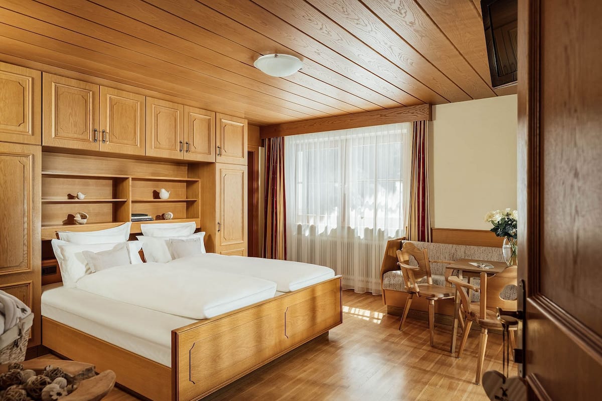 Quarto Duplo (Alpinherz) | 1 quarto, secretária