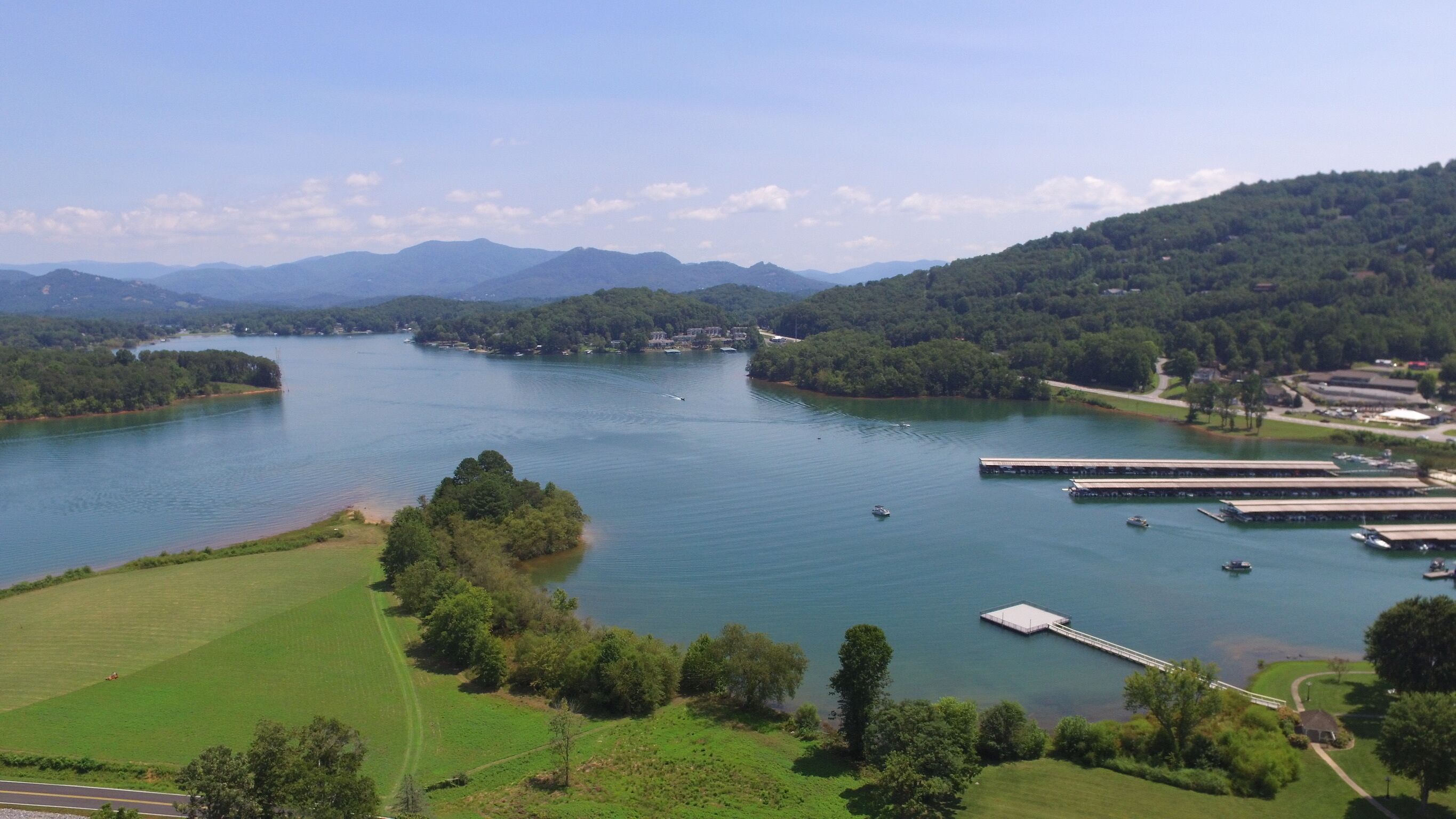 Lake Chatuge Getaway! Walk to The Ridges Resort & Marina + Restaurants ...