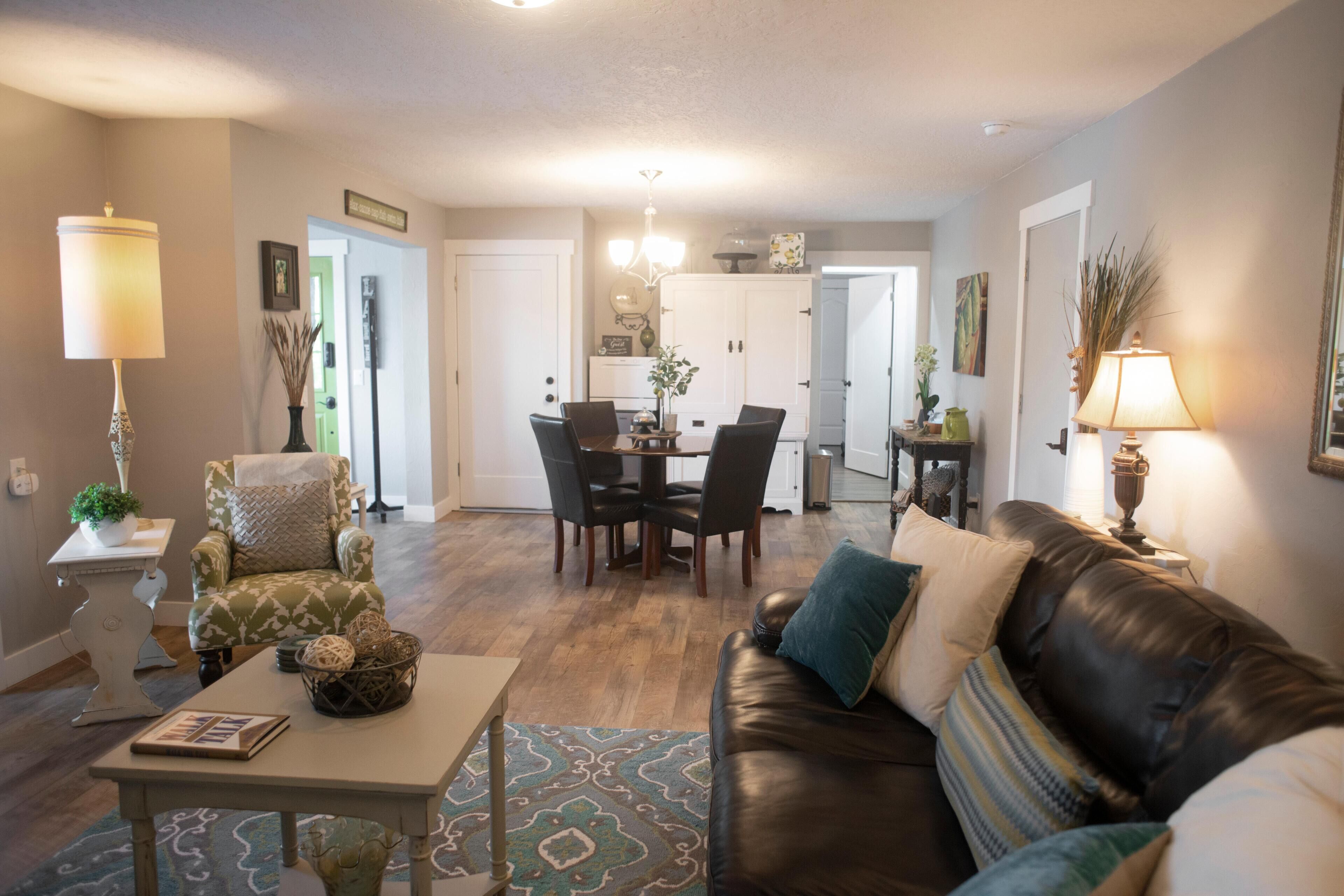 Private Lakefront Guest Suite With Wide Lake Views - Bella Vista, AR