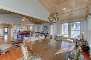 Casa, várias camas (21 Ocean Point) | Cozinha privada
