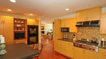 Casa, várias camas (7 Edgewater Ally) | Cozinha privada