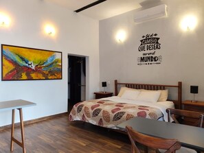 Suíte estúdio premium | Edredons de pluma, escrivaninha, espaço de trabalho para notebook