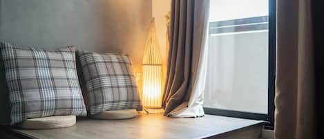 Quarto Duplo Comfort | Sala de estar | TV de ecrã plano