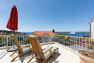 Quarto Duplo, terraço, vista para o mar | Terraço/pátio interior