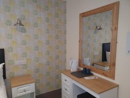 Roupa de alta qualidade, Wi-fi grátis, roupa de cama fornecida 