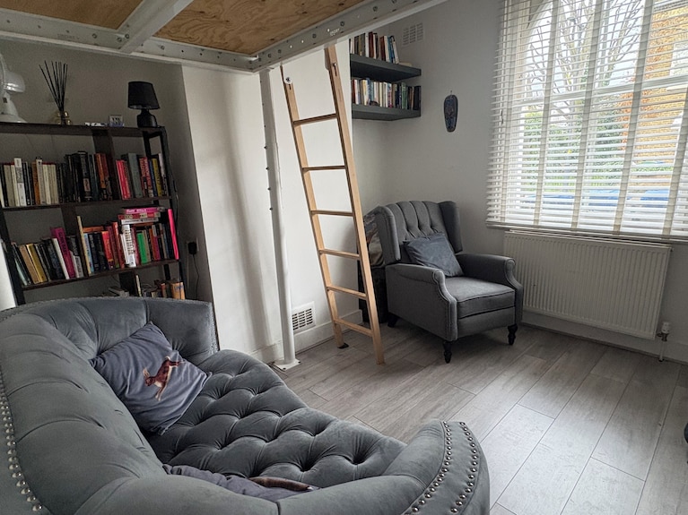 1 Bed Garden Flat (With 2 Sleeping Beds) For London Bookings Near Tower Bridge - London