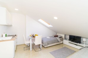 Estúdio (Comfort Studio w/ Balcony n City View) | 1 quarto