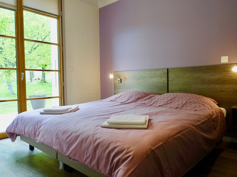 Relaxing In The Drôme Provençal - Savoillan