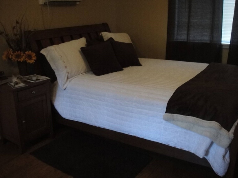 Lazy G Cabin #9 "Butternut" - Alabama