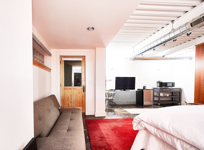 The Heart Of Bend. Brownstone Apartment. - 오리건