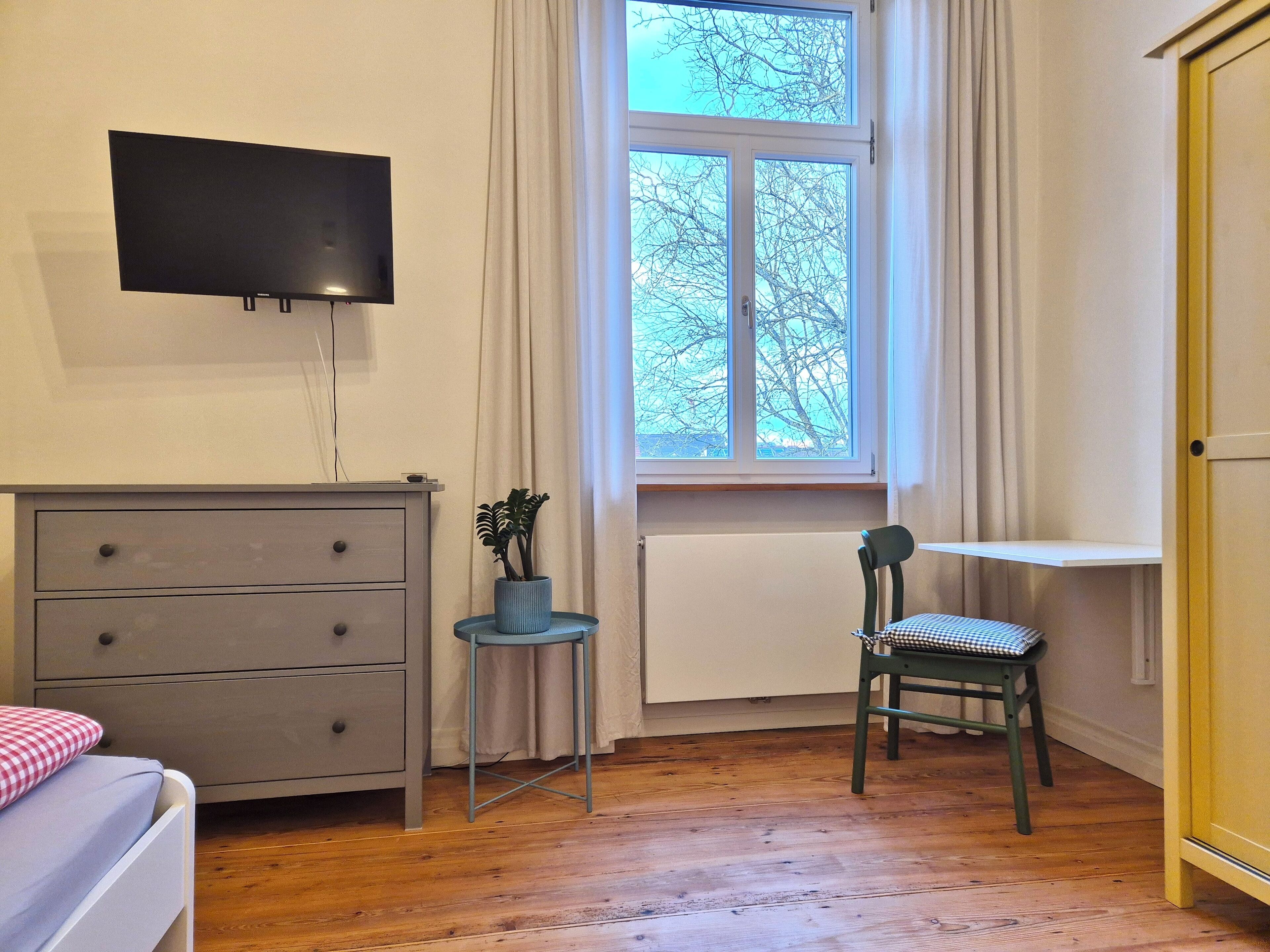 Bahnhof-grombach "Freunde Wg" - Wonderful Holiday Apartment, Up To 8 People - Sinsheim