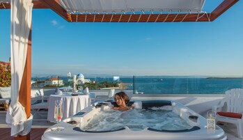 Salas para tratamentos a dois, sauna seca, banheira de hidromassagem