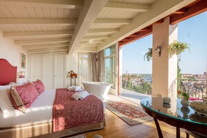 Suite de Luxo, Vista para a cidade | Lençóis de algodão egípcio, roupa de alta qualidade, edredões de penas 